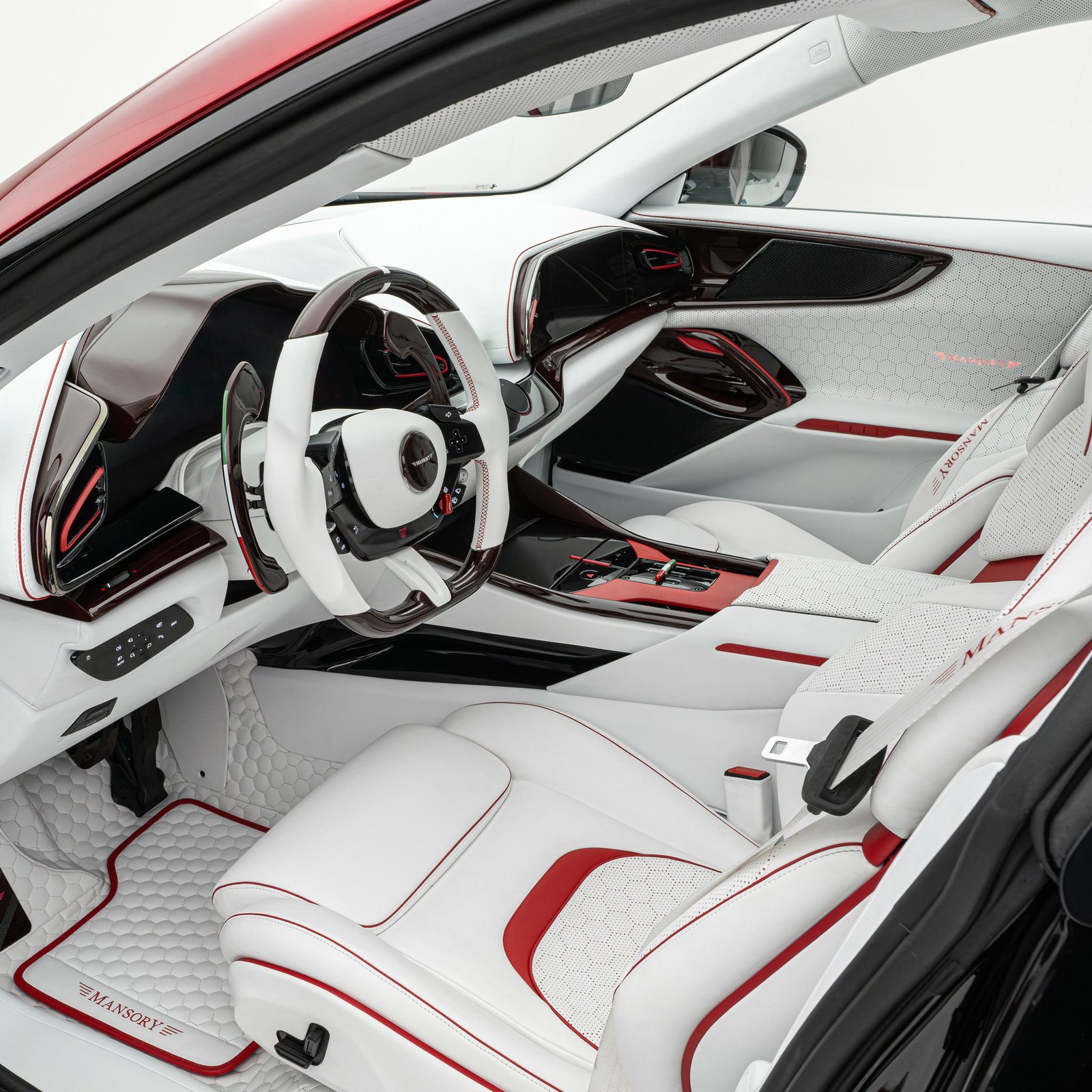 Mansory Pugnator: La transformación extrema del Ferrari Purosangue ...